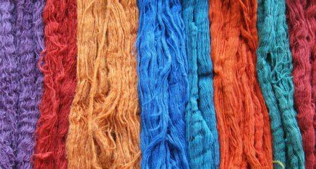 yarn string color