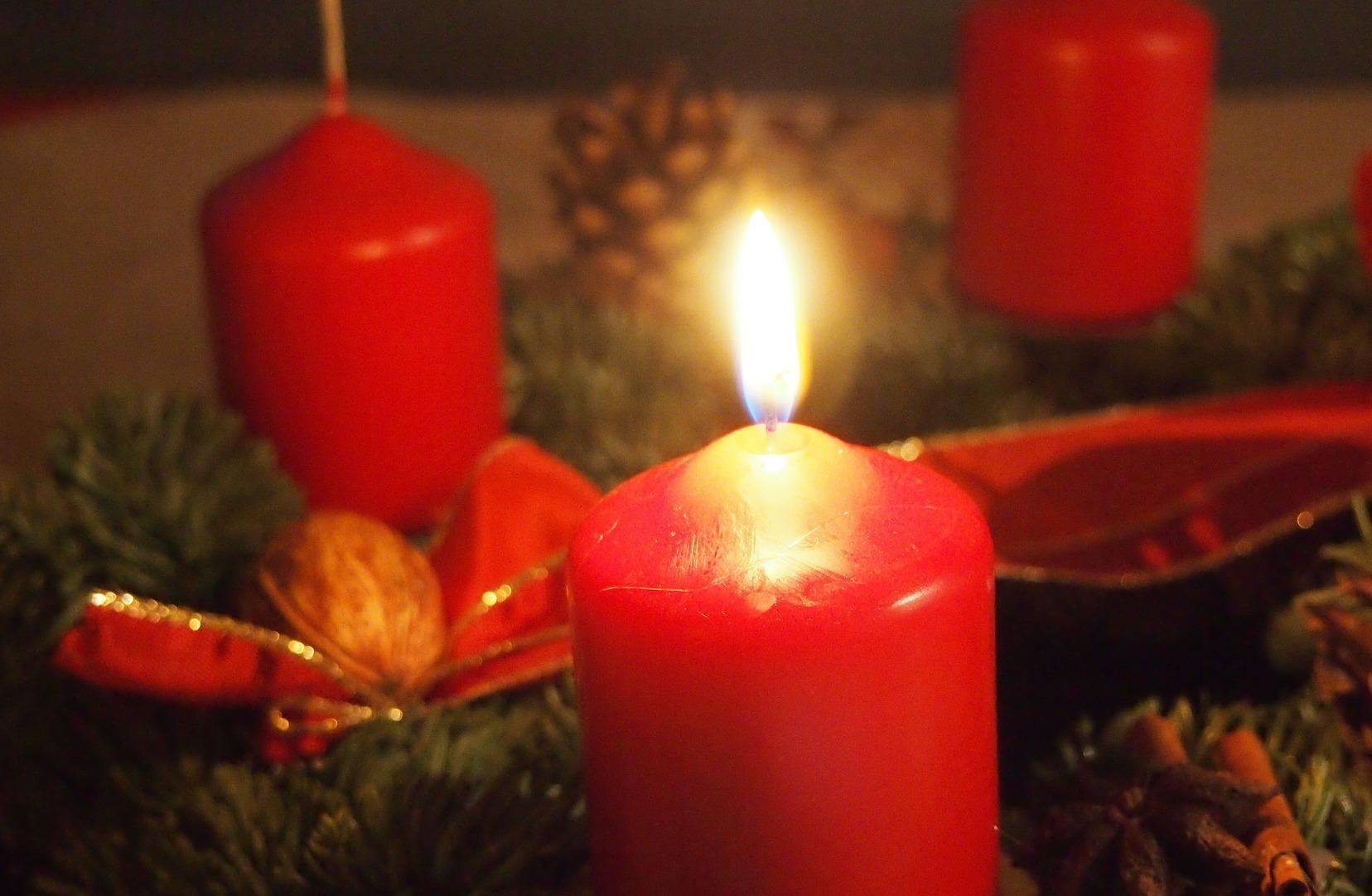 Advent wreath bright